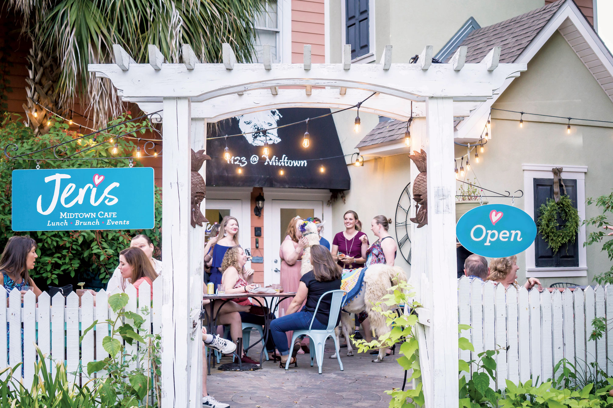 Travel, Jeri's-Midtown-Cafe2 | Jacksonville Magazine